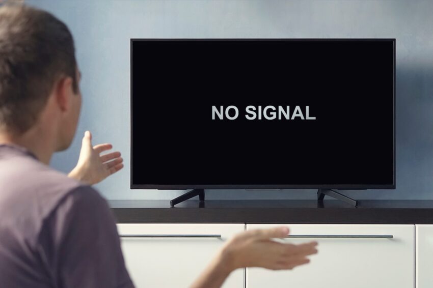 8 Signs You Need To Replace Your Old TV Antenna - liars liars liars